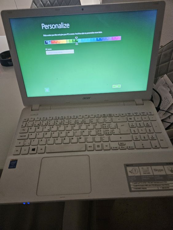 White Acer Aspire V15 Laptop i5 1T | Kaufen auf Ricardo