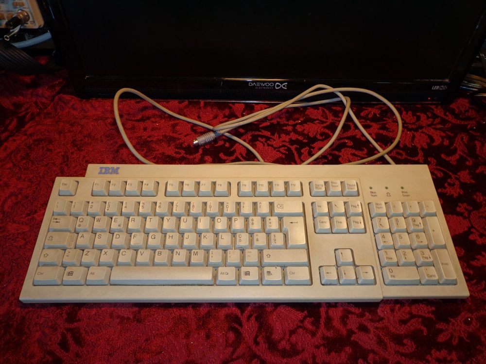 Retro IBM Tastatur Model KB 7953 Vintage PC | Kaufen auf Ricardo