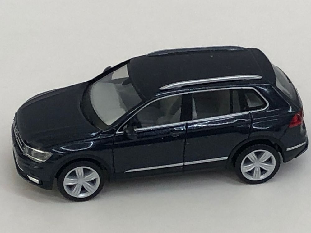 VW Tiguan nightshade blue metallic 1:87 Herpa (Gebraucht) in Luzern für ...
