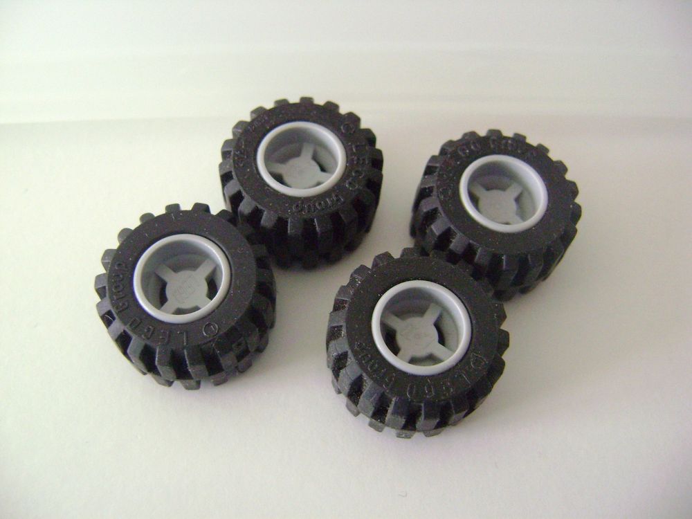 LEGO® 4 Räder hellgrau 6014 mit Reifen 6015 (Gebraucht) in Wil SG für ...