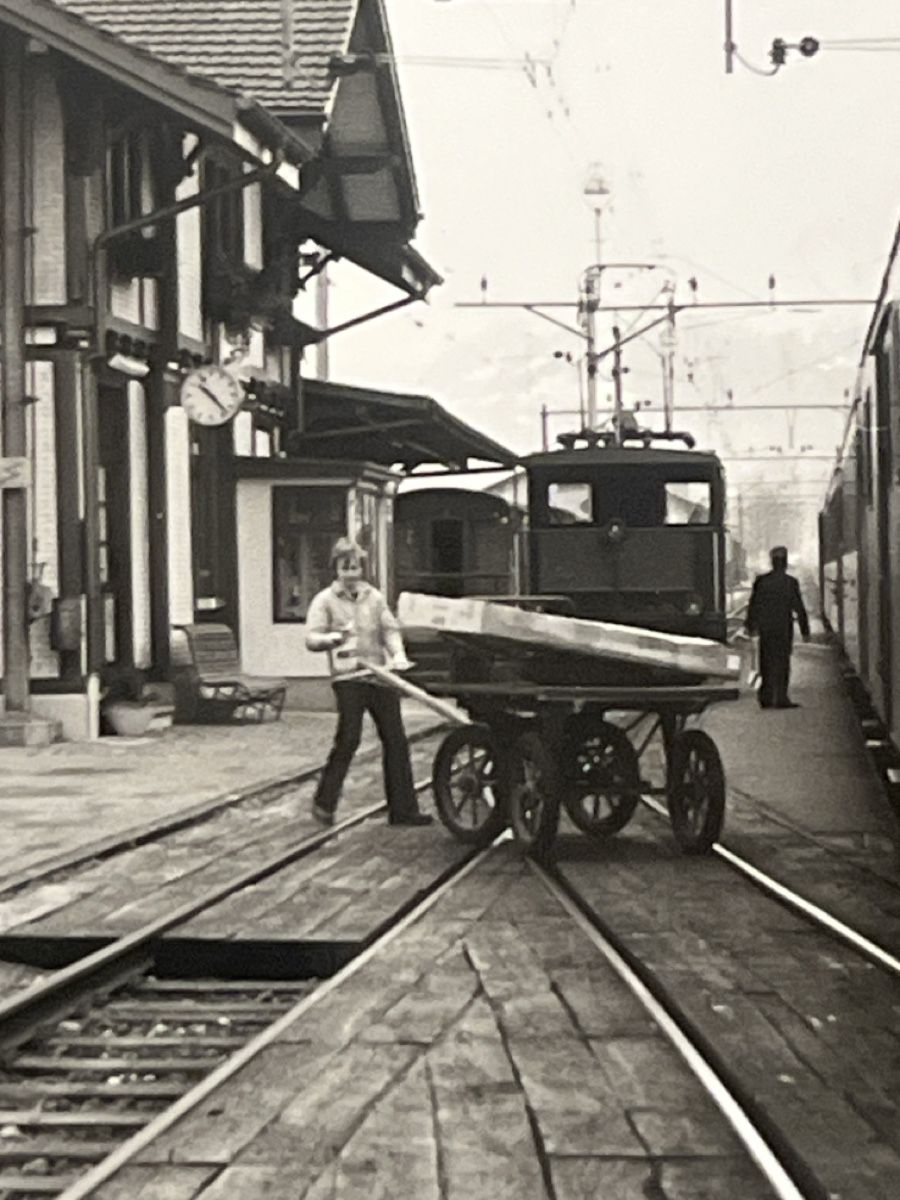 Alte SBB Bahnhof Foto Kerns-Kägiswil mit Tram 1970er/80er (Gebraucht ...