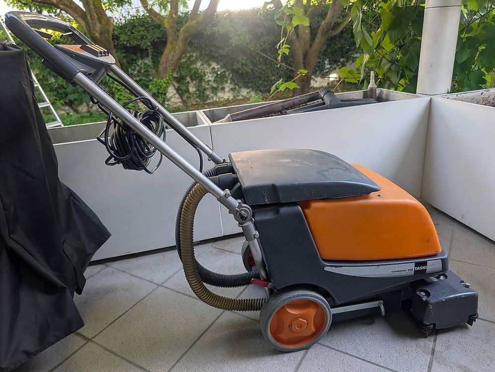 TASKI Combimat 300 Bodenreinigungs maschine (Gebraucht) in Sonceboz ...