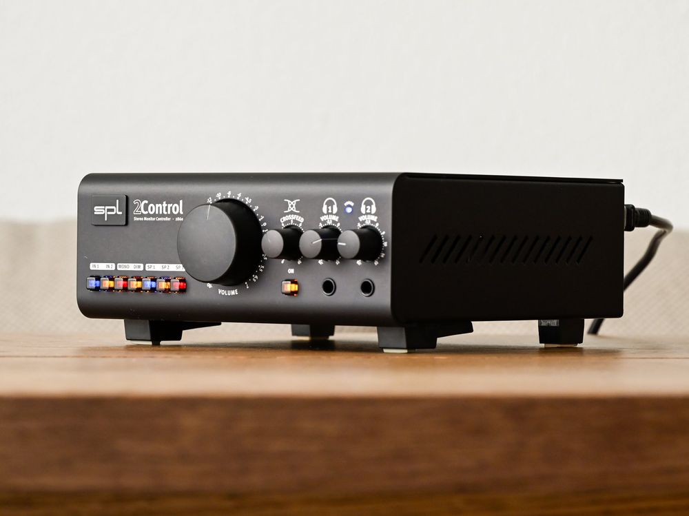 SPL 2Control Monitor & Headphone Controller + 11 XLR Cables (Gebraucht) in Schaffhausen für CHF ...