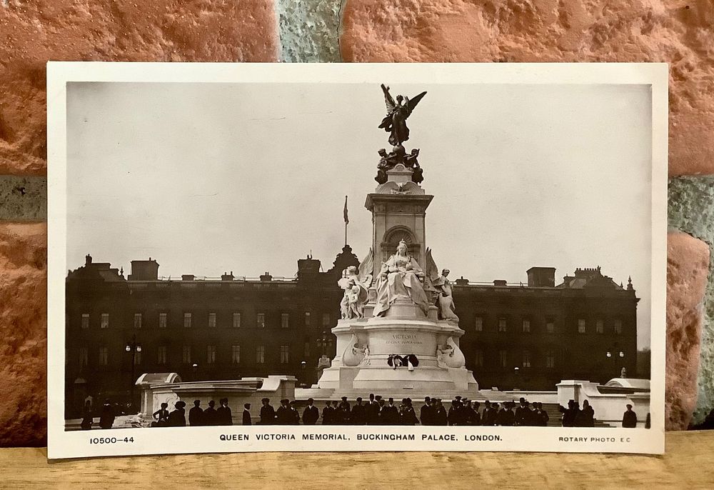 Alte Foto AK - Queen Victoria Memorial - London England (Gebraucht) in ...