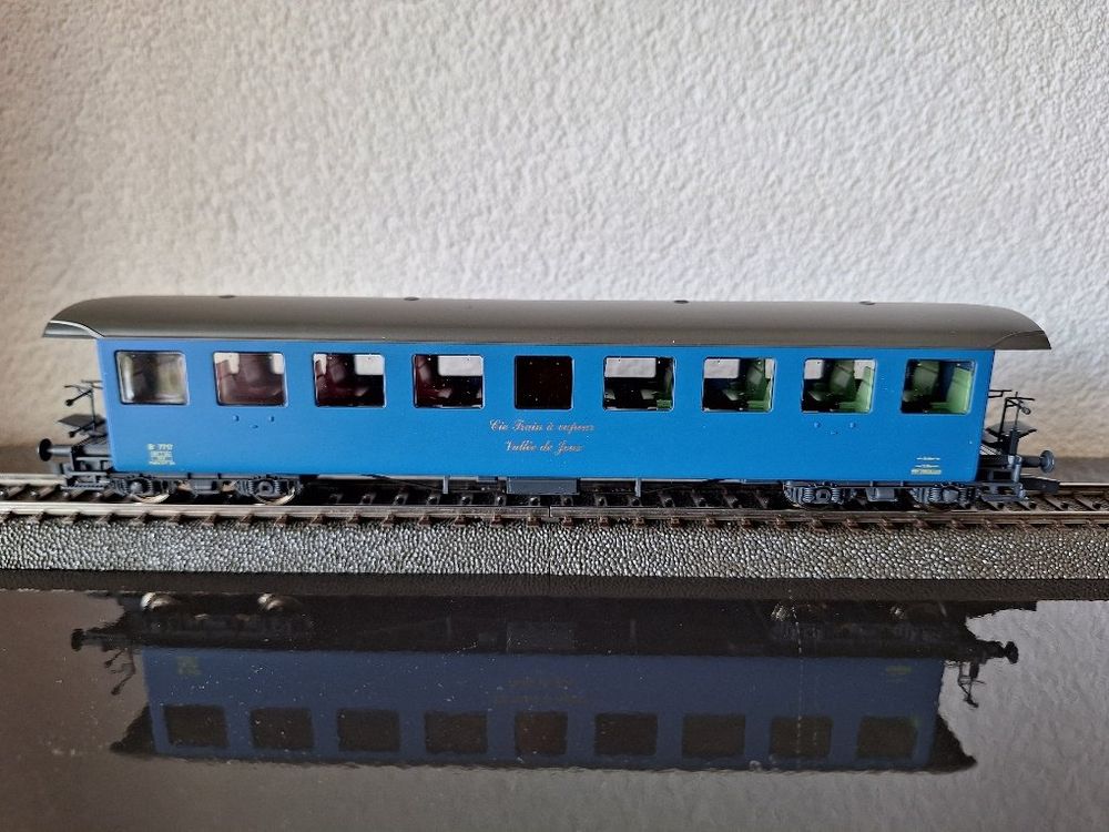 ROCO HO, Voiture bleu, train à vapeur de la vallée de Joux (Neuf avec ...