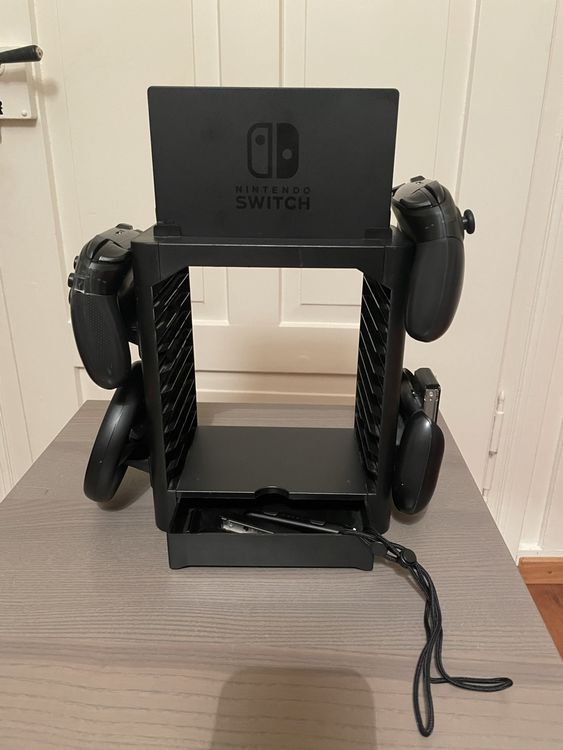 Nintendo Switch Ständer mit Pro Controller, Steuerrad usw (Gebraucht ...
