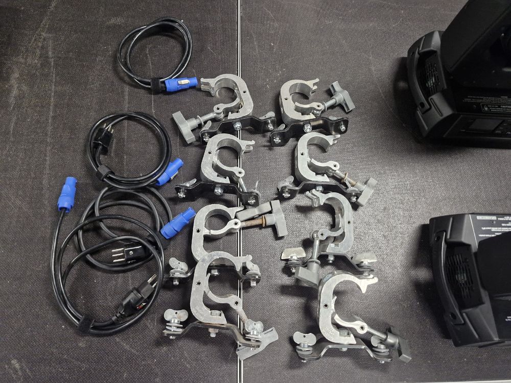 8x Robe Pointe Moving Head mit Case Trussadapter, Netzkabel (Gebraucht ...