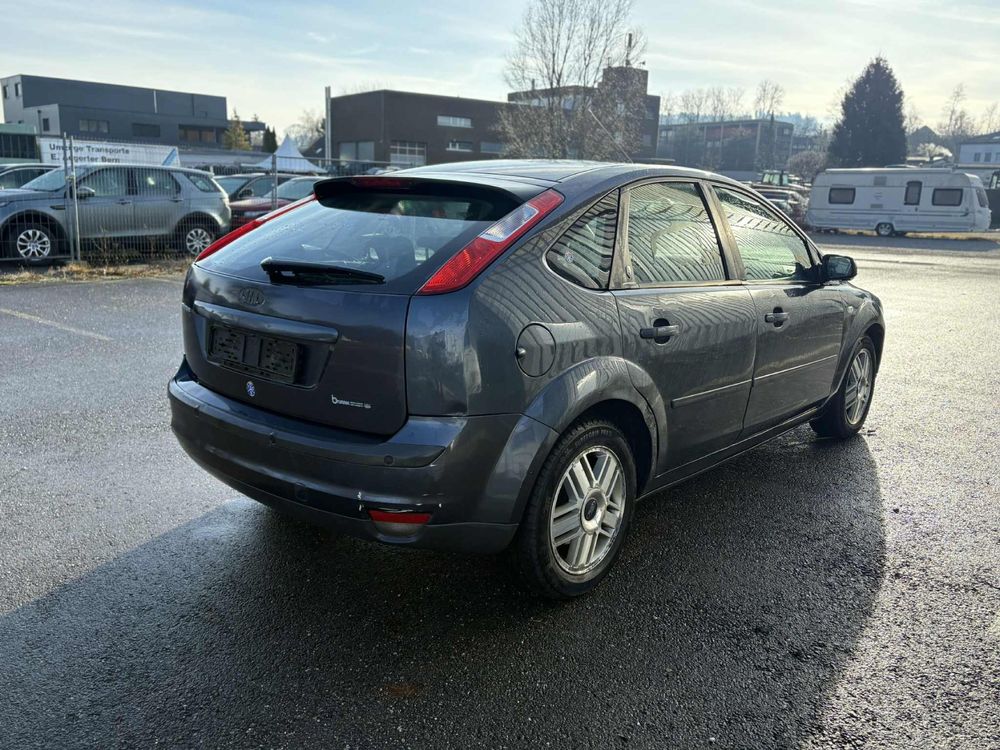 Ford Focus 2.0 Ghia Automat (Gebraucht) in Bösingen für CHF 505 – nur ...