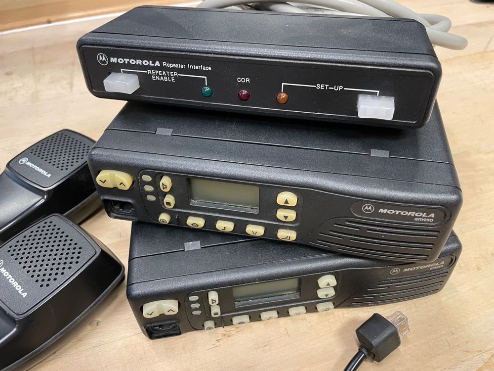 2 St. Motorola GM950 136–174 MHz UKW-Funkgerät (Gebraucht) in für CHF ...