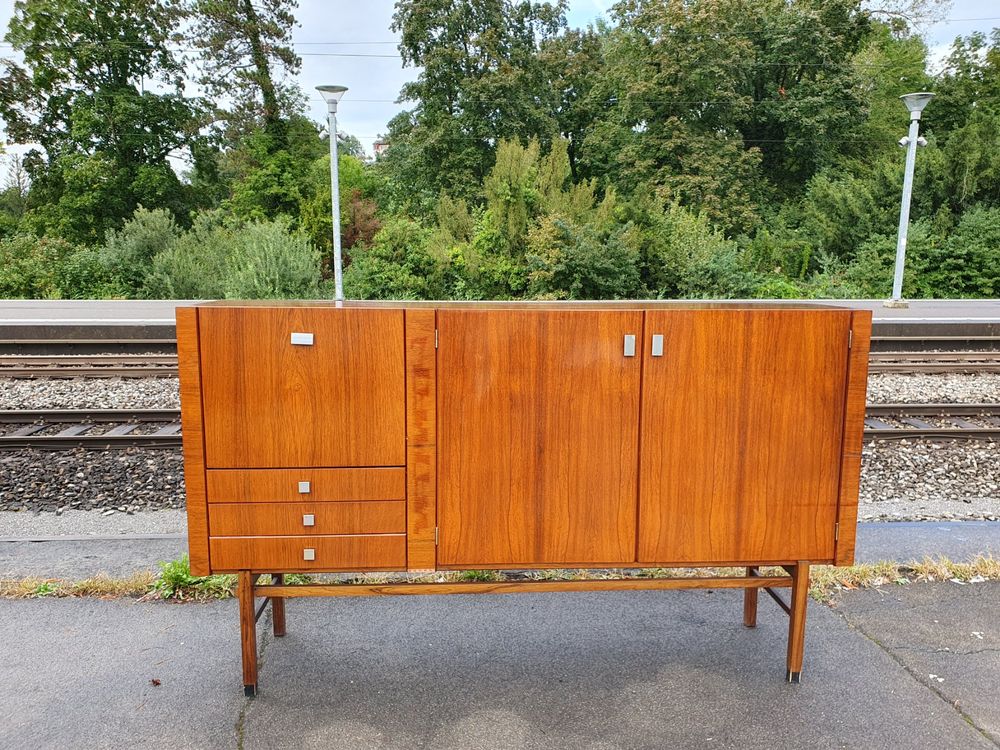 Sehr schöne Mid Century Anrichte mit Barteil (Ref. 257) (Gebraucht) in ...