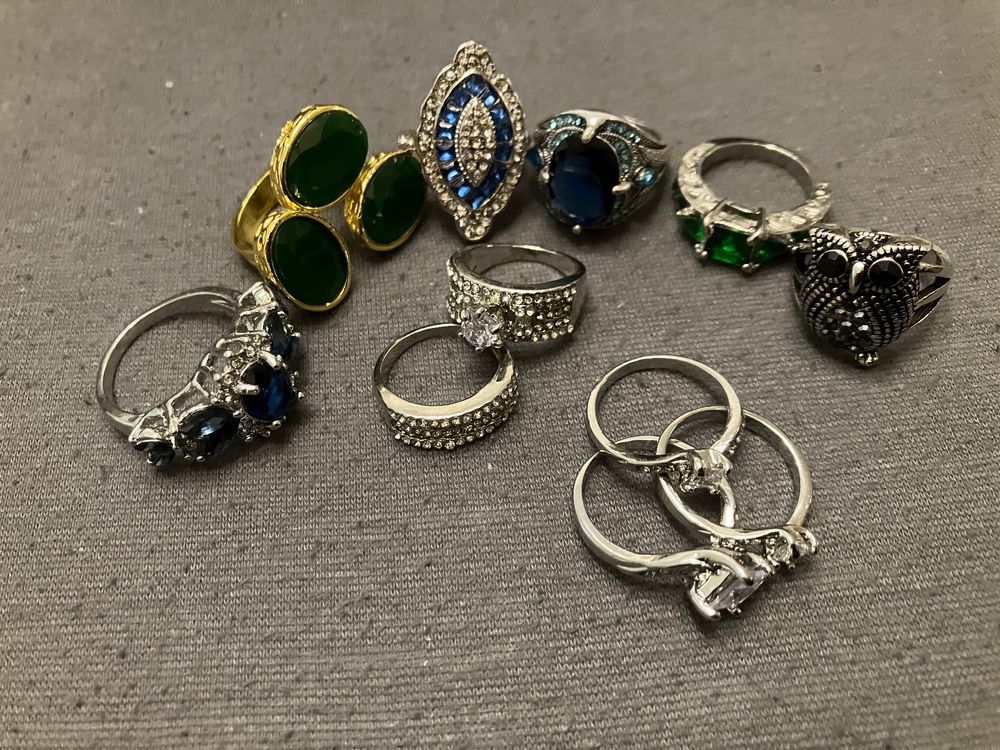 Schmuck Lot für Flohmarkt 11 Ringe versch. Grössen & Sujet | Kaufen auf ...