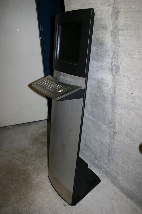 2 stk Infoterminals für einen Betrieb mit einem Computer | Kaufen auf Ricardo