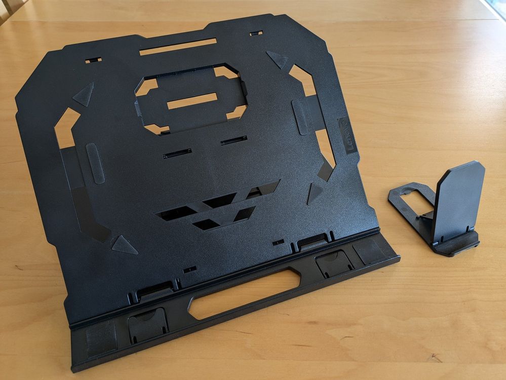 Socle d'ordinateur portable Lenovo 2-en-1 (Neu (gemäss Beschreibung)) in Pully für CHF 10 – nur ...