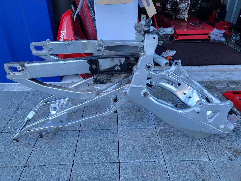 Yamaha r1 rn01 cadre+carte grise (Gebraucht) in Font für CHF 199 – nur ...