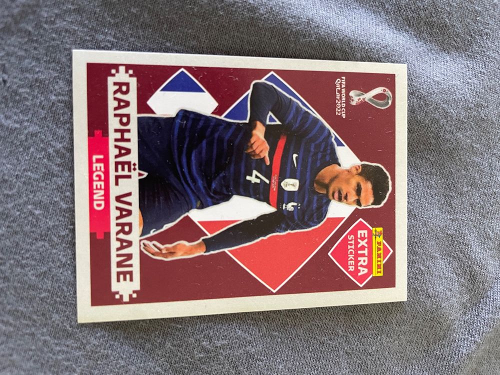 Panini WM 2022 Extra Sticker Raphael Varane Legend | Acheter sur Ricardo