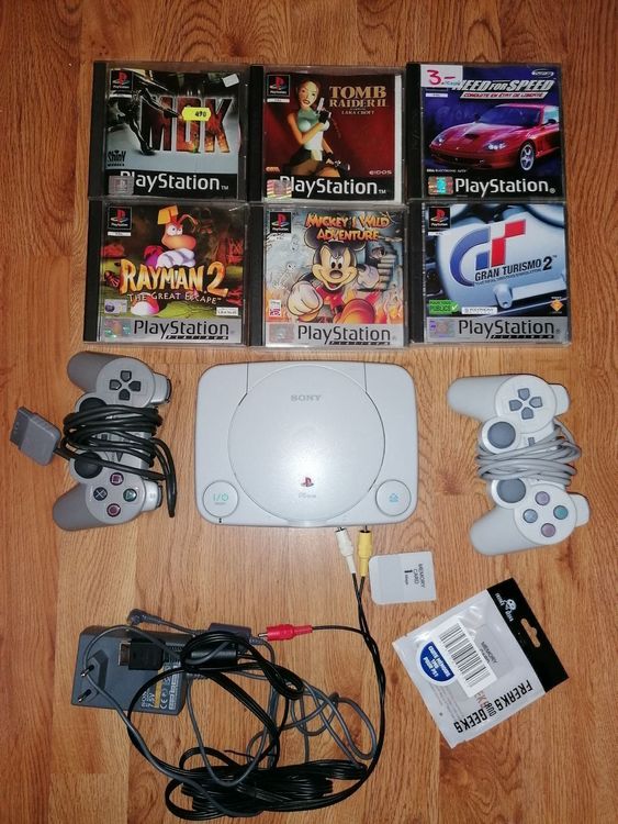 Playststion 1 ( ps one) + 6 jeux... (D'occasion) à Hauteville pour CHF 80 – avec livraison ...