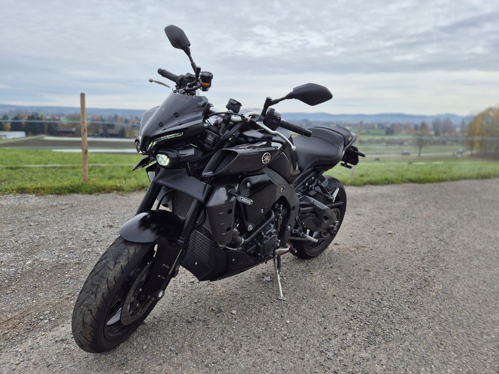 Yamaha MT10 mit Akrapovic, Carbon und Komfortsitz (Gebraucht) in ...
