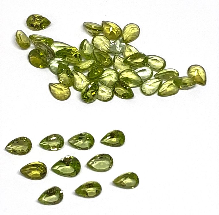 Promo Lot 20.54 ct Péridots poire 8x5/6mm Valeur 2'400.- Fr (Neuf (Voir ...