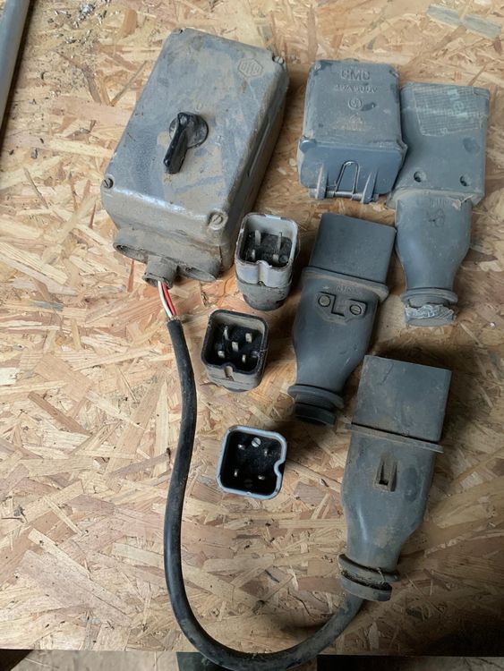 Stromstecker 25A (Gebraucht) in Kaltbrunn für CHF 50 – nur Abholung auf ...