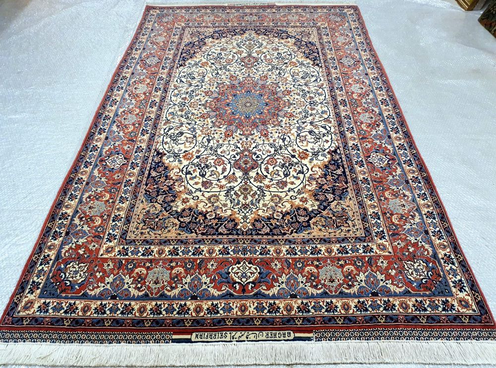 TAPIS D'ORIENT ANCIEN SIGNÉ "ISFAHAN BAGHER SERAFIAN"27600.- (D ...