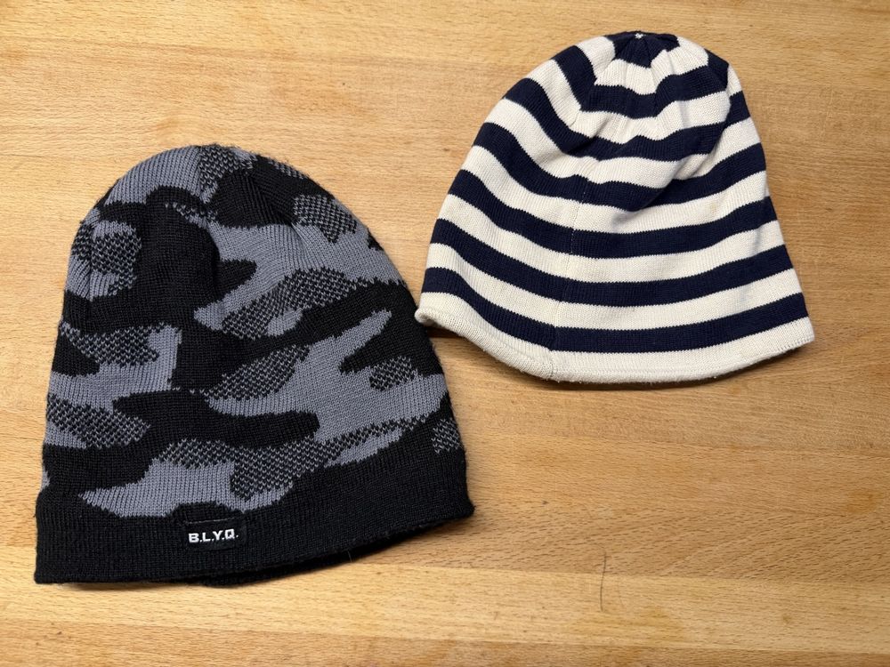 2 Mützen, für Kinder ab ca. 4 Jahren (Gebraucht) in Zürich für CHF 1 ...