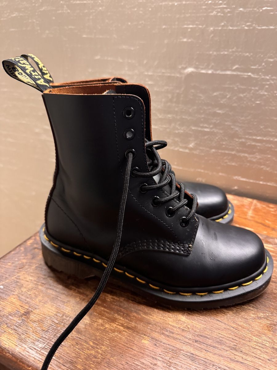 Dr. Martens Schwarz, ohne Stahlkappe. Gr. 38, fast (Gebraucht) in ...