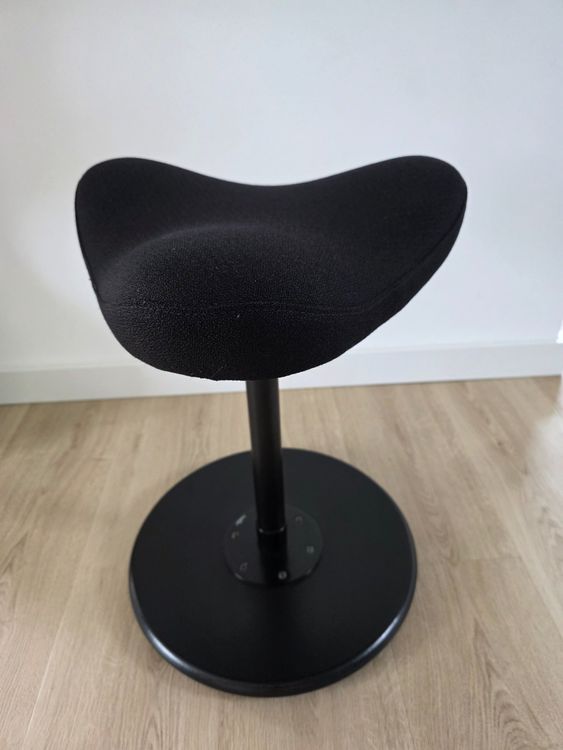 Ergonomischer VARIER Hocker, Top Zustand Sitzhocker (Gebraucht) in ...