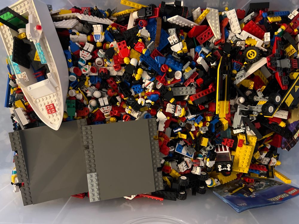 Über 10kg Lego aus den 90ern mit vielen Minifiguren (Gebraucht) in ...