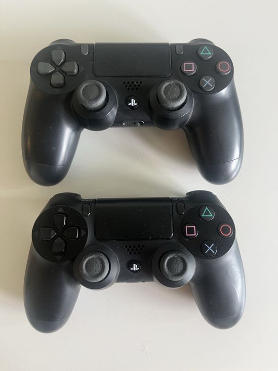 2x Manette Sony PlayStation 4 Dualshock (Gebraucht) in Petit-Lancy für ...
