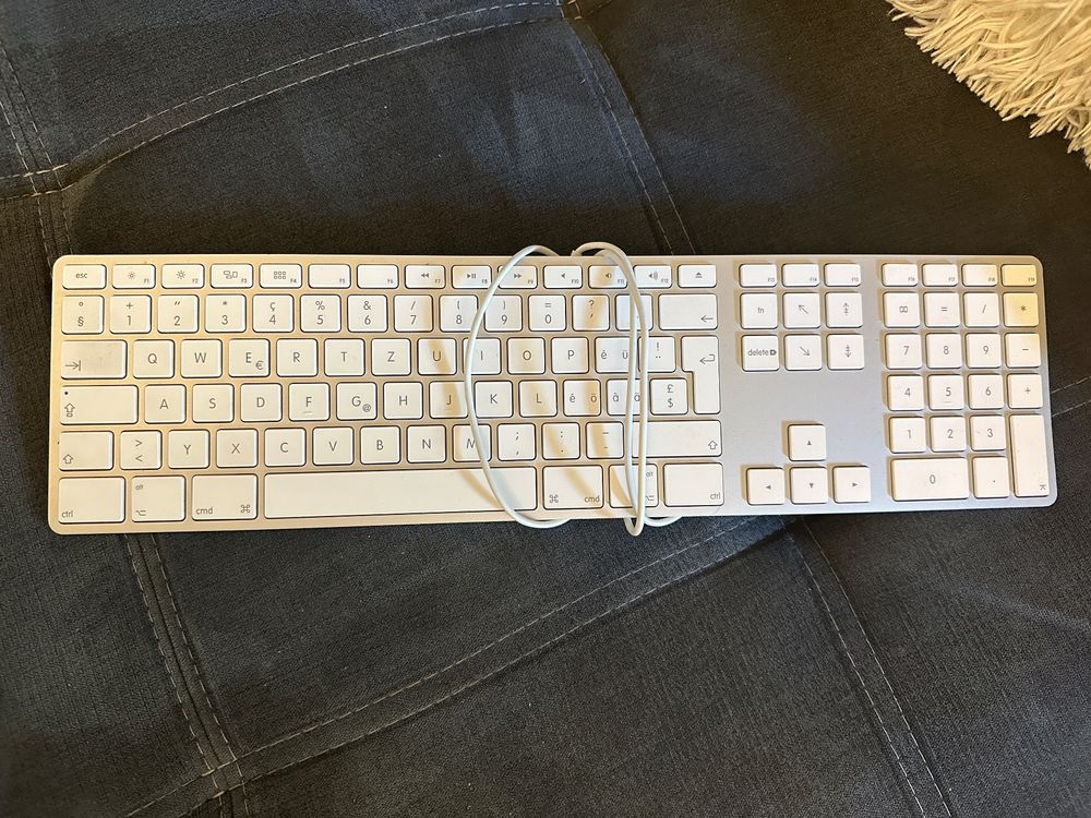 Apple Tastatur mit Zahlenblock Keyboard (Gebraucht) in Dierikon für CHF ...