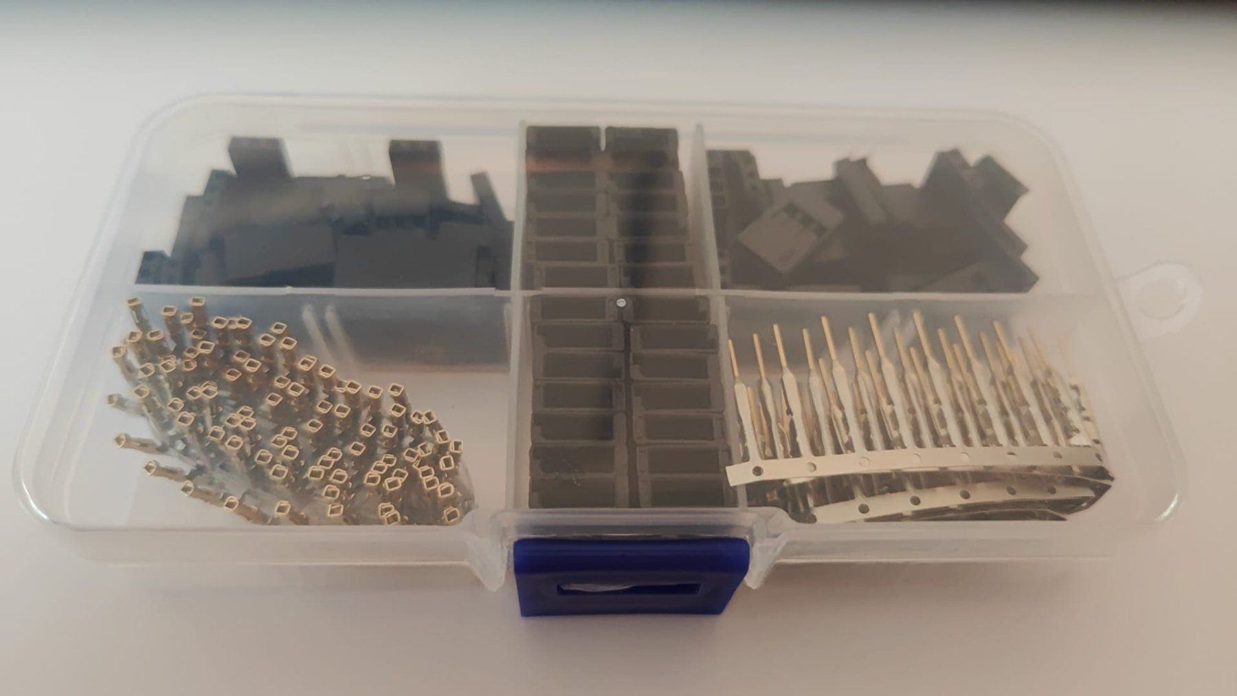 Stecker Set für Futaba / IR Servo Anschlüsse in Lagerbox (Neu und ...