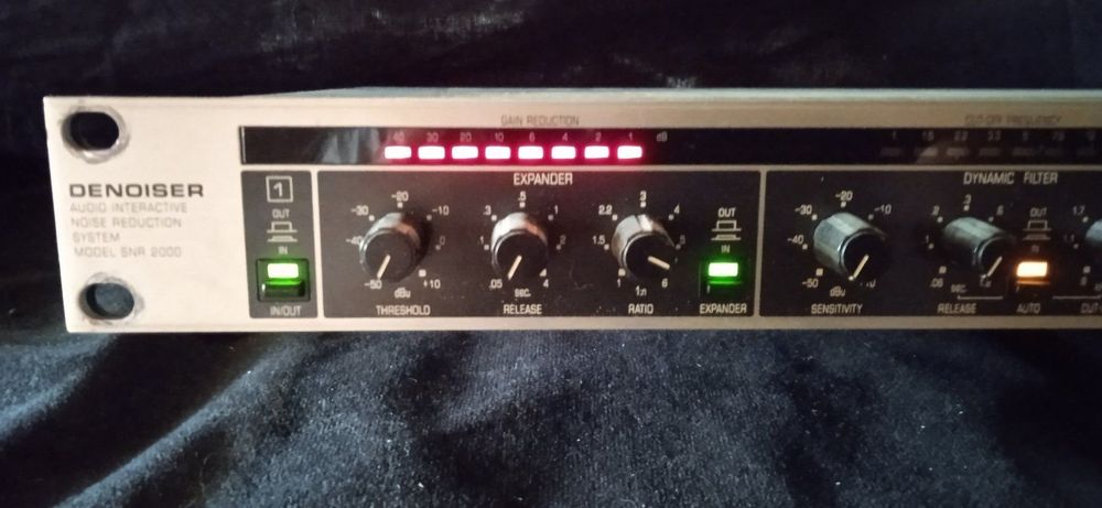 BEHRINGER DENOISER SNR 2000 (Gebraucht) in Zénauva für CHF 50 – mit Lieferung auf Ricardo kaufen