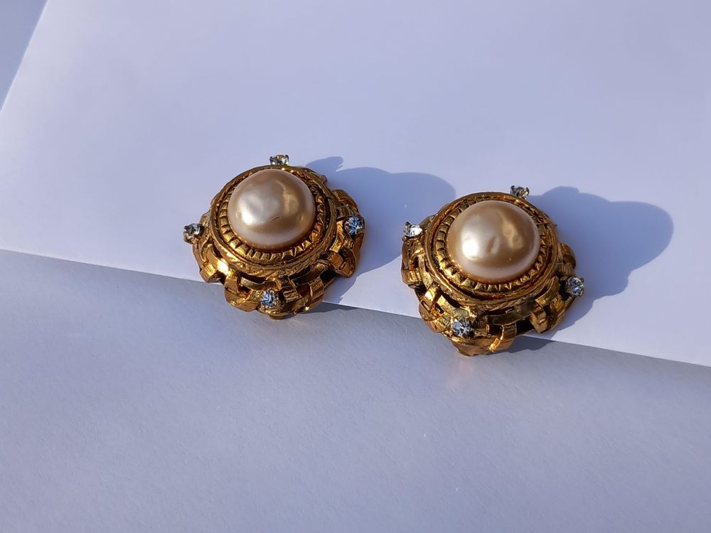 Original Vintage Ohrclips von Chanel mit echten Perlen (Gebraucht) in Winterthur für CHF 239 ...
