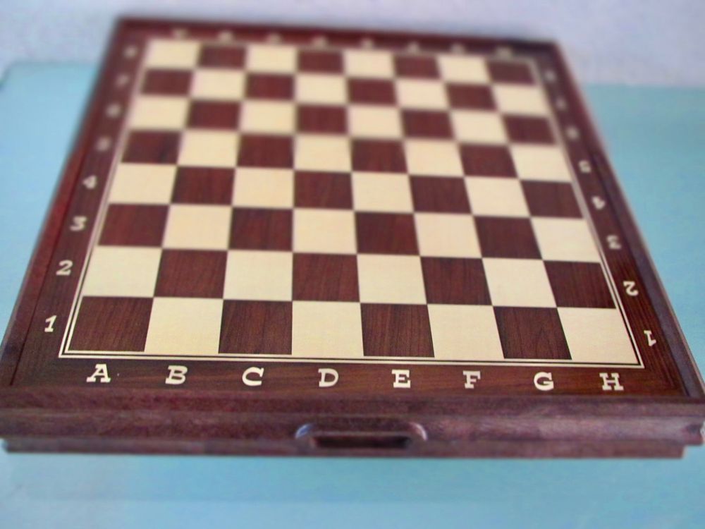 COFFRET JEUX D 'ECHEC ET CHARAIT (Neuf avec emballage d'origine) à ...