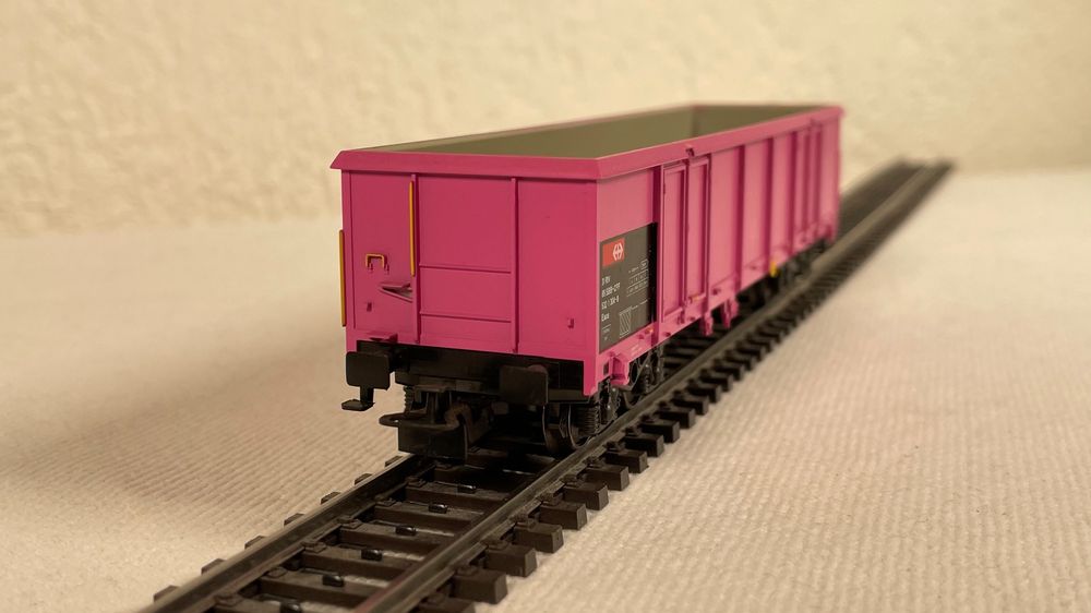 Märklin 4718 - SBB Eaos Hochbordwagen pink (Gebraucht) in Volketswil ...