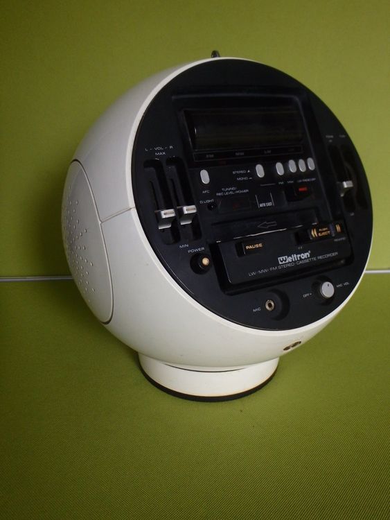 weisses Vintage WELTRON Stereo Kugelradio mit Kassetten | Kaufen auf ...