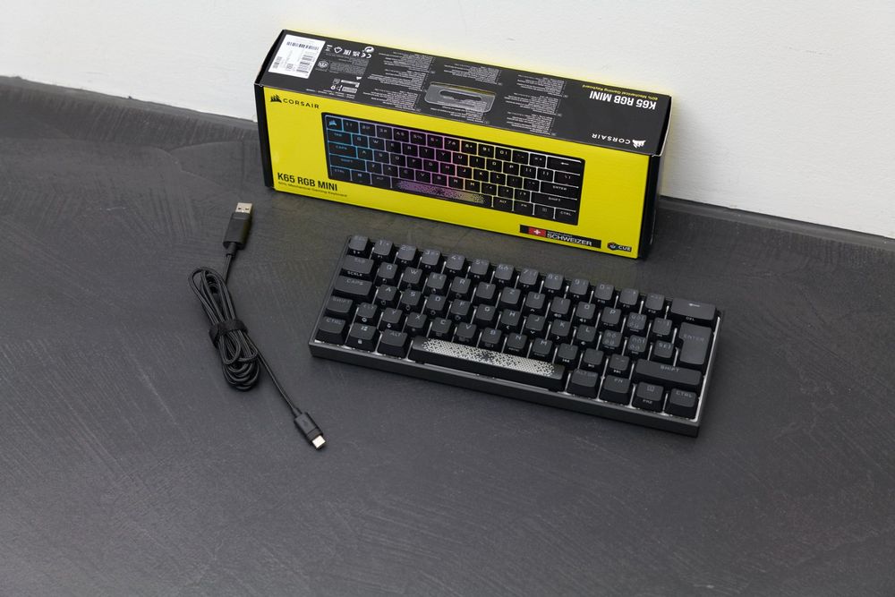 Corsair K65 Tastatur (65% CH-Layout) mit Garantie bis 2024 | Kaufen auf Ricardo