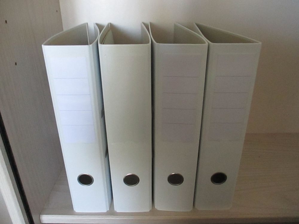 4 weisse Ordner für A4 (Neu (gemäss Beschreibung)) in Sissach für CHF 4 ...