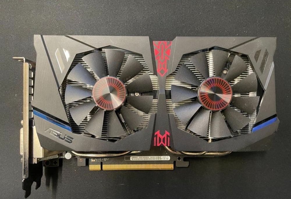 Asus STRIX GTX 960 avec 2 Go de mémoire graphique (D'occasion) à Vouvry ...