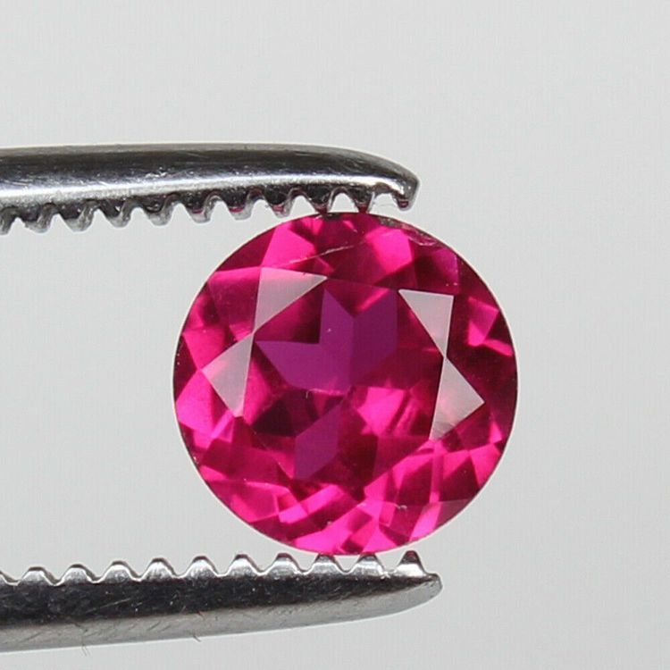 0.27 Karat Natur Rubin aus Thailand geprüft schönes Rot (Neu und ...