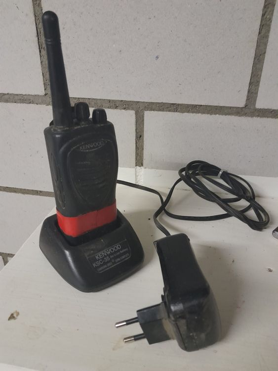Funkgerät Kenwood (Defekt) in Hermetschwil-Staffeln für CHF 5 – nur ...