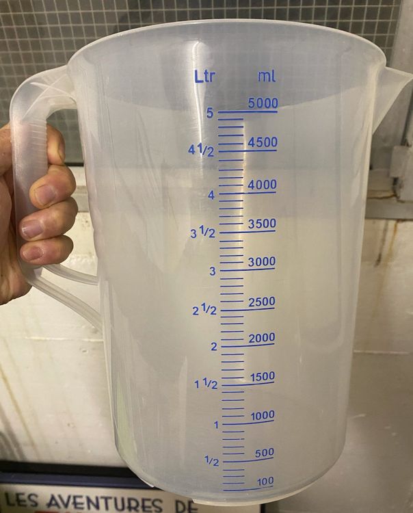 messbecher 5 liter (Gebraucht) in wollerau für CHF 8 – mit Lieferung auf Ricardo kaufen