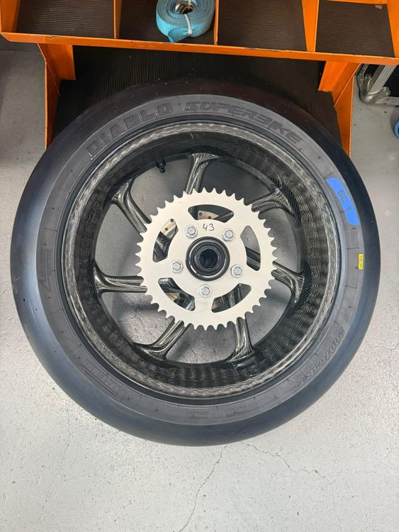 BMW HP4 Race Carbon Räder (Gebraucht) in Castel San Pietro für CHF 5500 ...