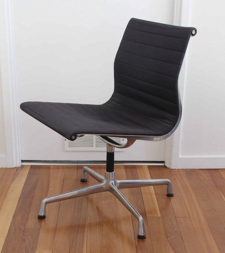 Vitra EA 105 (4Stk erhältlich neuwertig) Neupreis CHF 2080 (Neu (gemäss ...