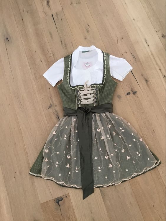 Dirndl Krüger 38, mit Bluse und Anhänger (Gebraucht) in Bischofszell ...