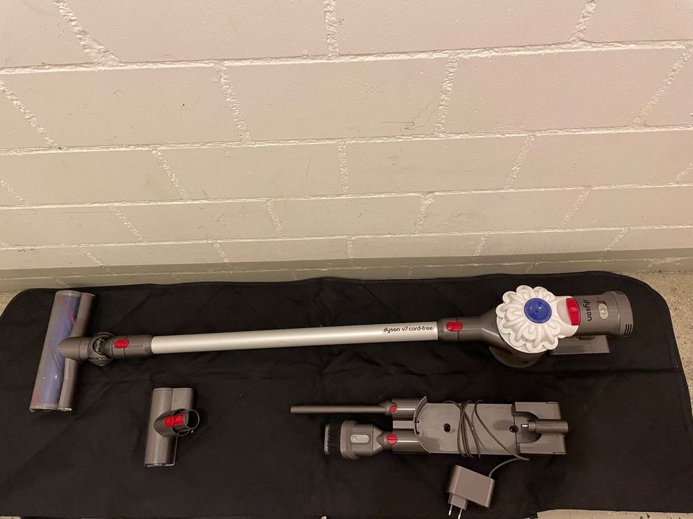 Dyson V7 card-free Handstaubsauger (Gebraucht) in Lausen für CHF 134 ...