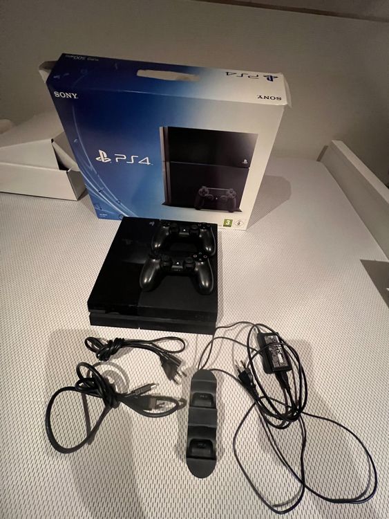 Playstation 4 + 2 Controller + 5 Spiele + Lenkrad + Gaspedal | Kaufen ...