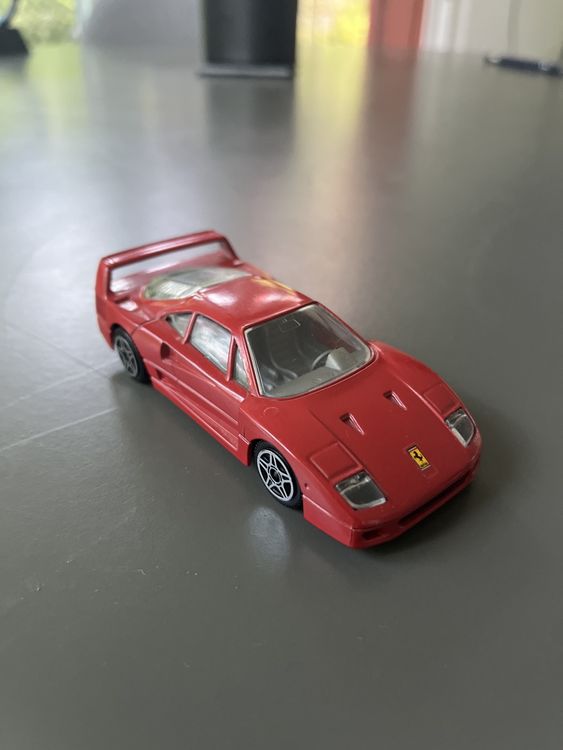 Ferrari F40 Burago 1/43 Rouge - Voiture Miniature 🏎️ (51) (Neuf (Voir description)) à Orbe pour ...