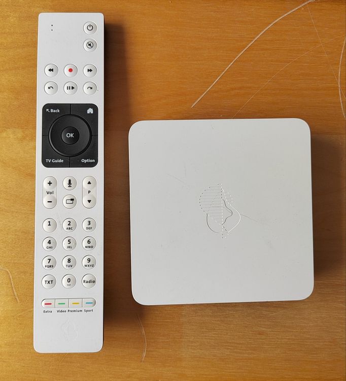 Swisscom TV Box und Fernbedienung (Gebraucht) in Einsiedeln für CHF 1 – mit Lieferung auf ...