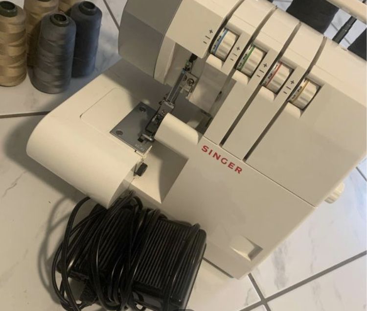 Overlook Nähmaschine Singer | Kaufen auf Ricardo